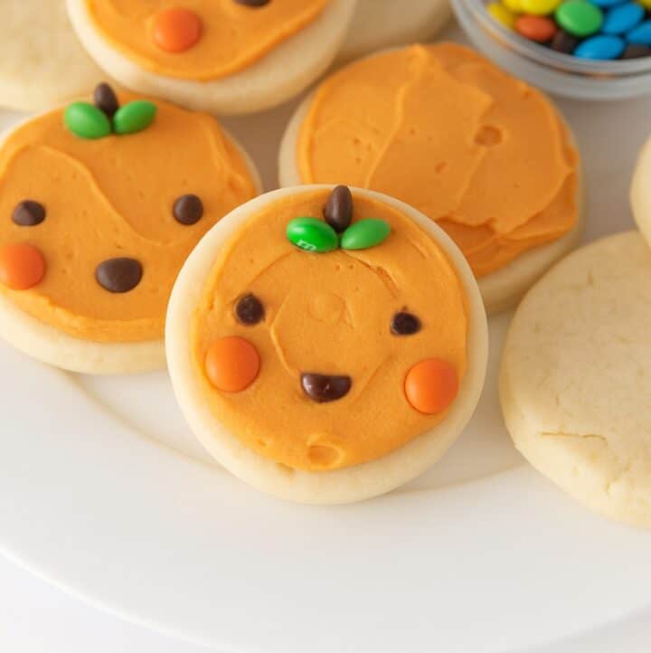 Easy Halloween Pumpkin Cookies - Design Eat Repeat