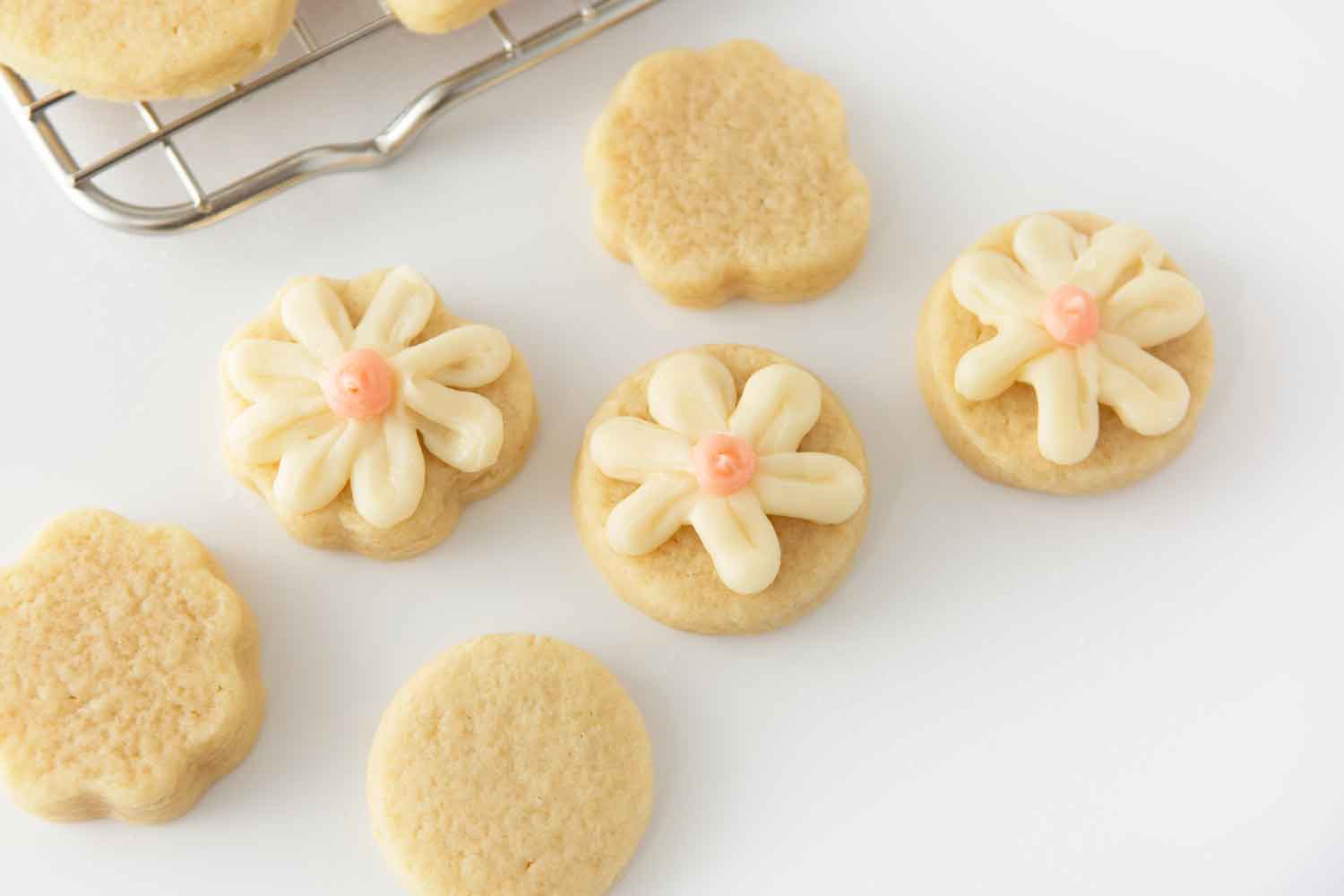 7 EASY Decorated Cookies for Easter - Design Eat Repeat