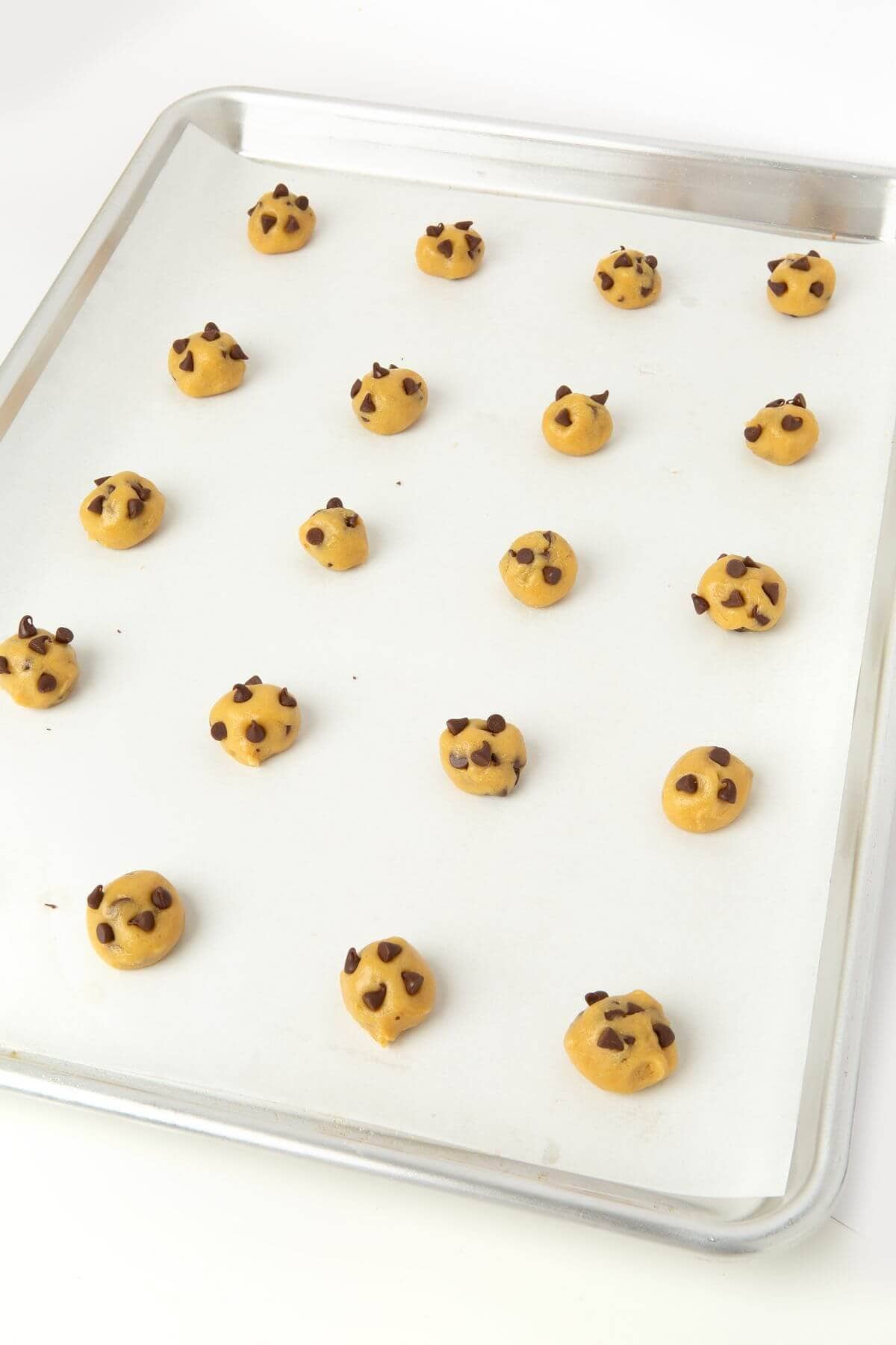 Mini Chocolate Chip Cookies - Design Eat Repeat